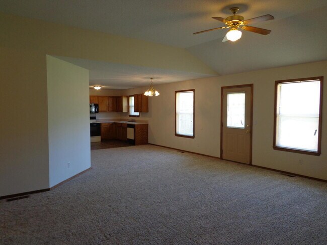 4022 W Tracy St - House Rental in Springfield, MO | ForRent.com
