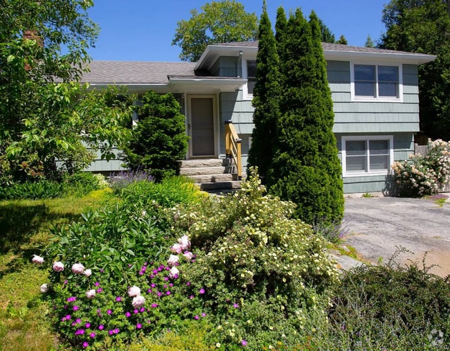 Houses for Rent in Maine (ME) - 121 Houses | ForRent.com