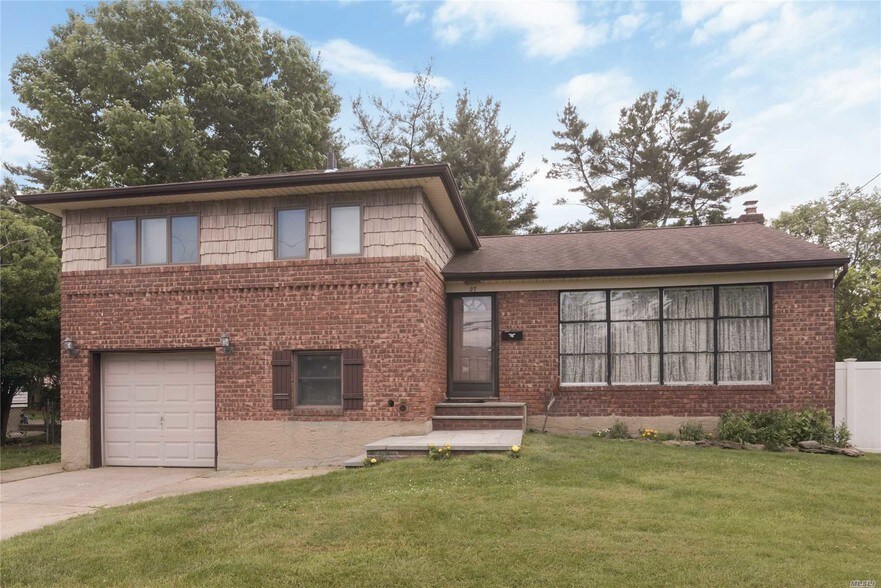 House For Rent In Hicksville
