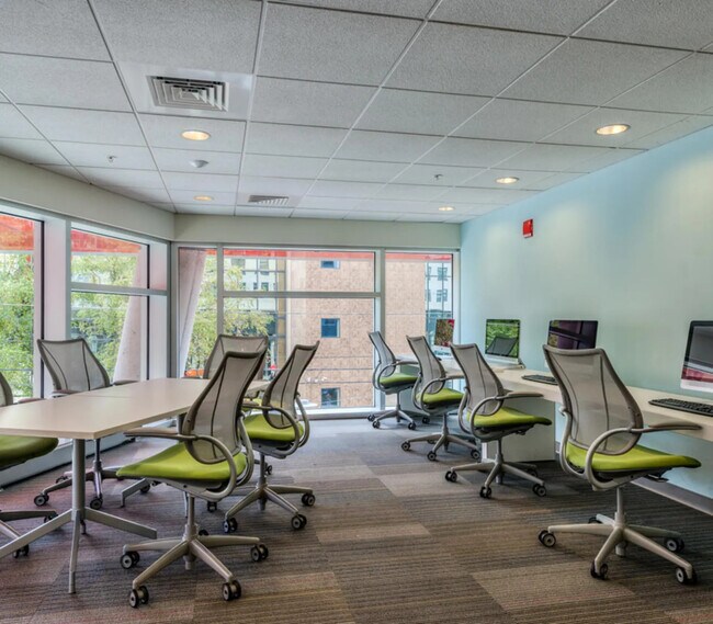 The View at Montgomery Apartments | Temple University | Off-Campus ...