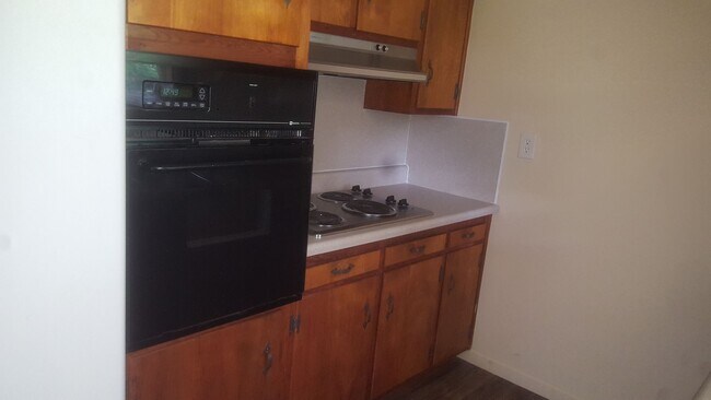 3 BR, 2 BA Brick Ranch Style Home. HAPP AP... - House Rental in ...