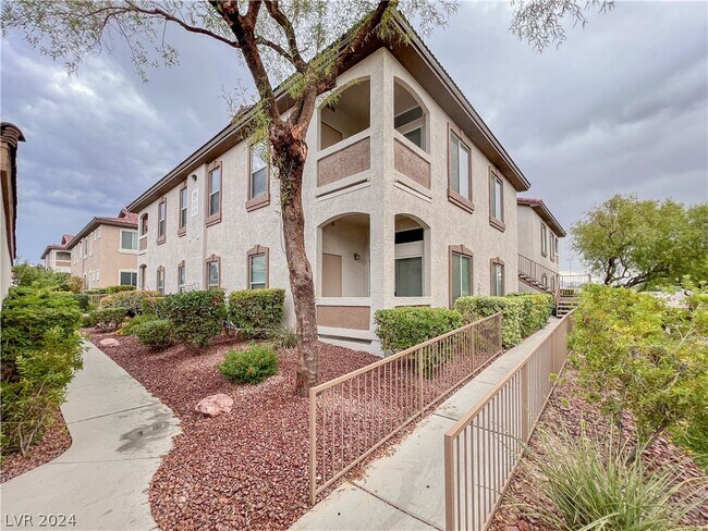 2305 W Horizon Ridge Pkwy Unit 1924 - Condo for Rent in Henderson, NV ...