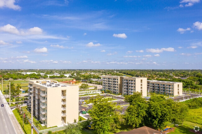 Resia Coral Reef Apartments - Miami, FL | ForRent.com