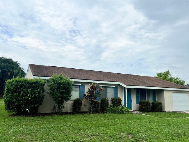 COZY 3 BEDROOM, 2 BATH, 1 CAR GARAGE HOME ... - House Rental in Port ...