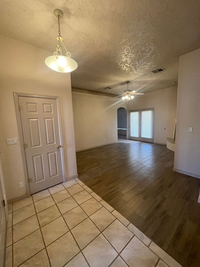 Cute 3 Bedroom/2 Bath Home off Roadrunner ... - House Rental in Las ...