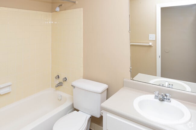 Addison Park Apartments - Louisville, KY | ForRent.com