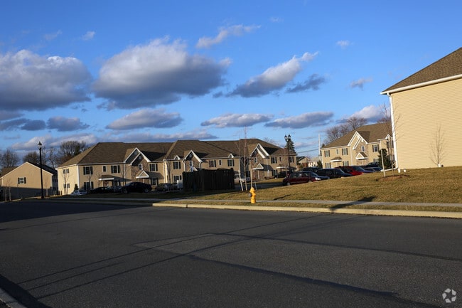 Stonebrook at Northside Crossing Apartments For Rent in Palmyra, PA ...