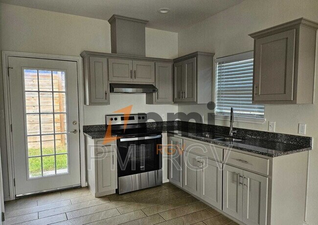 5600 Nightingale Ave Unit 7 Off-Campus Housing, McAllen, TX