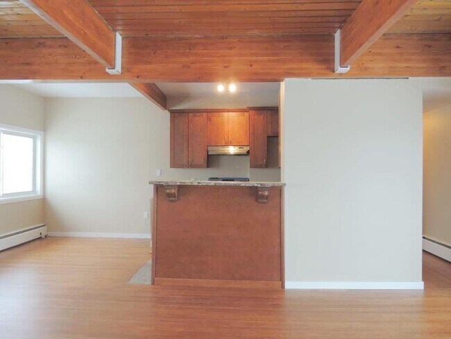 Cedar Tower - Communauté d’appartements à Prince George, BC | ForRent.com