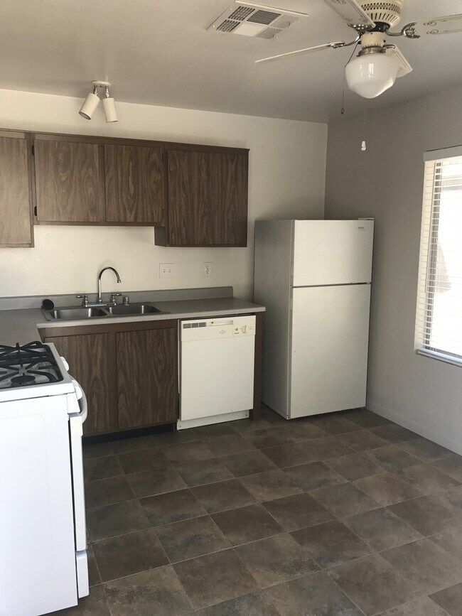 Single Story - One Car Garage Rental - House Rental in Las Vegas, NV ...