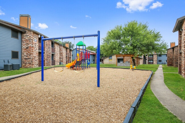 The District on Collins Apartments For Rent in Arlington, TX | ForRent.com