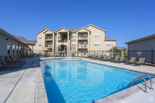 Summit Crossing Apartments - Kansas City, MO | ForRent.com