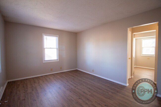 Old Towne Bellevue | 2 Bed 1 Bath - House Rental in Bellevue, NE ...