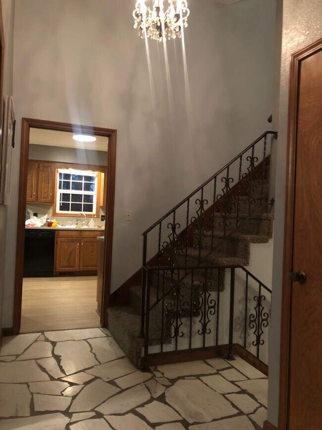 3030 E Rocklyn Rd - House Rental in Springfield, MO | ForRent.com