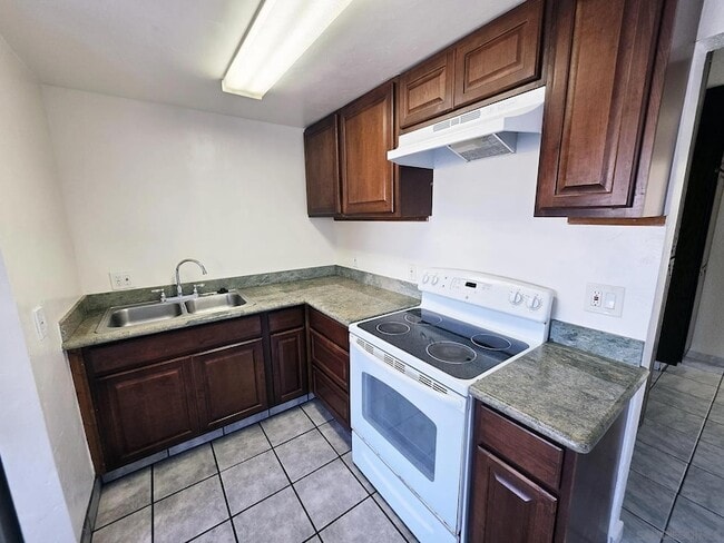 4056 Van Dyke Ave Unit 4 Off-Campus Housing, San Diego, CA