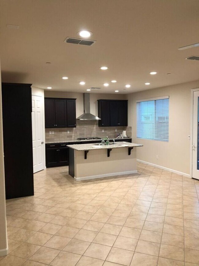 Spacious Two-story Single Family Home - House Rental in Tracy, CA ...