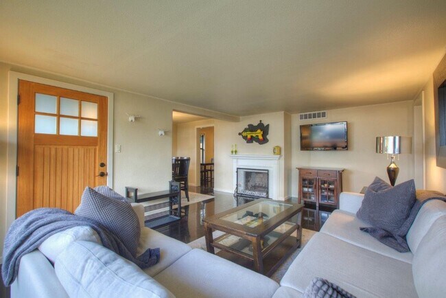 Easy One Level Rambler Living - No stairs - House Rental in Burien, WA ...