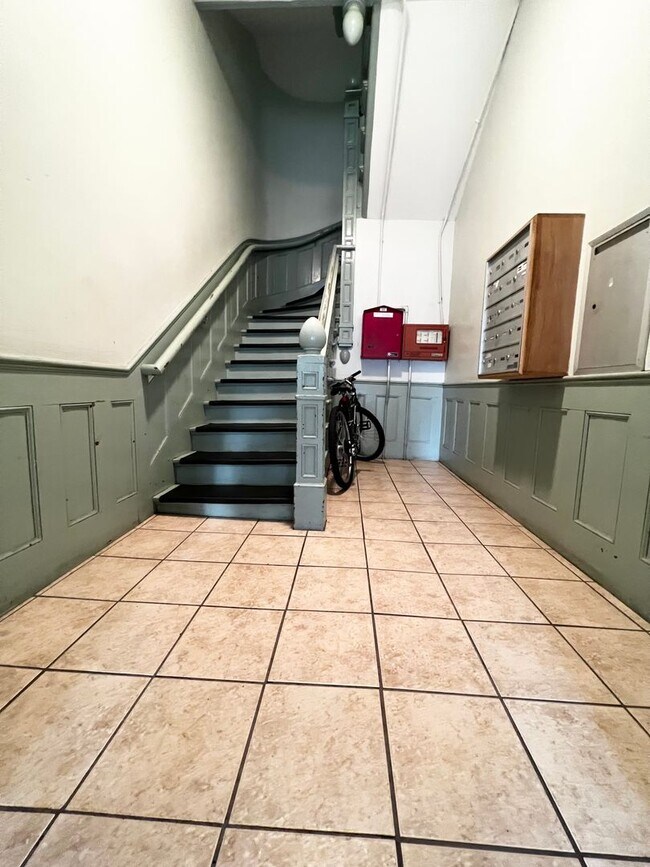 698 Main Street Apartment Unit Studio - Middletown, CT | ForRent.com