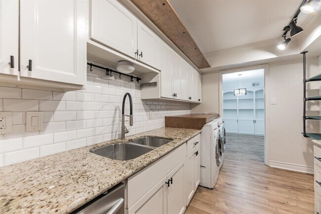 357 N Post Oak Ln Unit 212 - Condo for Rent in Houston, TX | ForRent.com