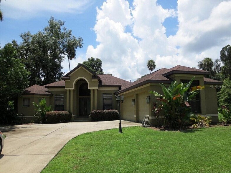 1004 John Cressler Dr - House for Rent in Seffner, FL | ForRent.com