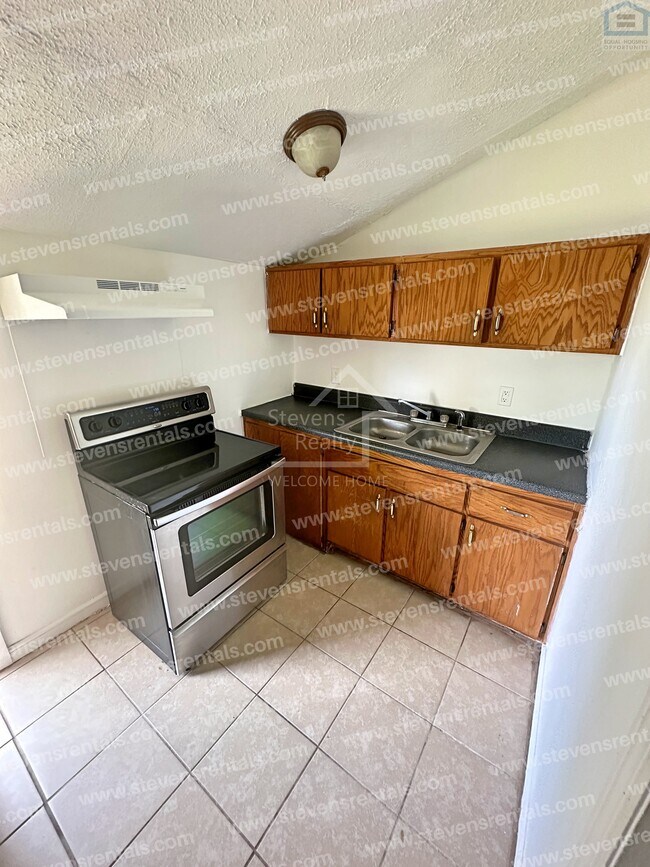 142 N Russell St Apartment Unit Guest House - Portland, TN | ForRent.com