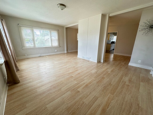 1423 7th Ave Unit A Off-Campus Housing, Greeley, CO