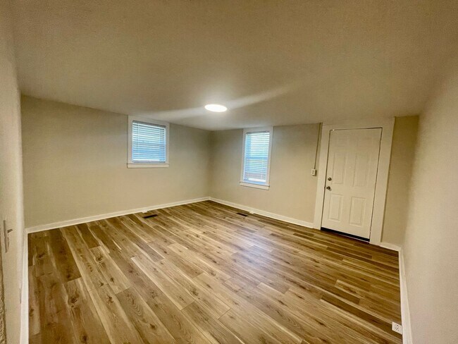 10th Ave NW Duplex Unit B - Decatur, AL | ForRent.com