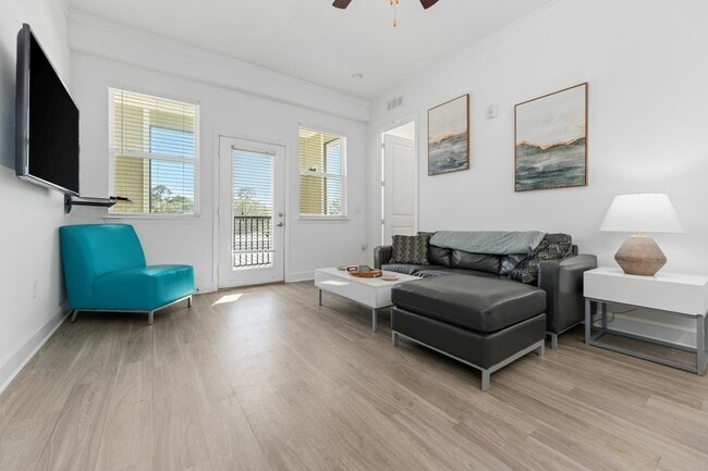 Lux 13 Apartments | University of Florida | Off-Campus Housing Search