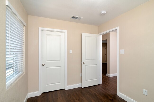 Melrose - Leacrest Duplexes Apartments - Arlington, TX | ForRent.com