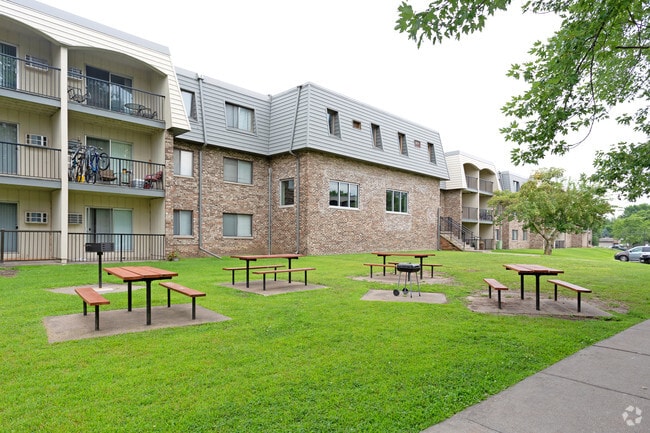 Autumn Ridge Apartments - Minneapolis, MN | ForRent.com