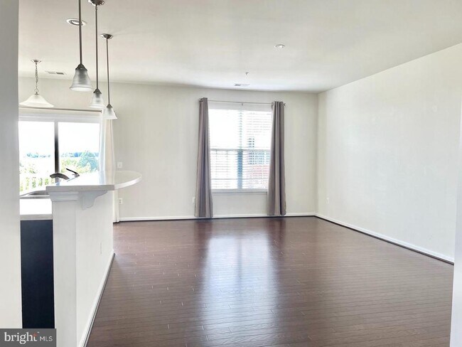 43913 Centergate Dr Off-Campus Housing, Ashburn, VA