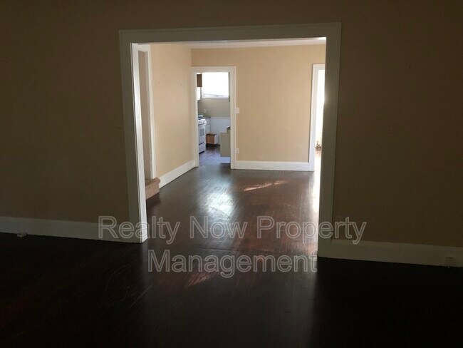 1499 Maple Rd - Condo for Rent in Cleveland Heights, OH | ForRent.com