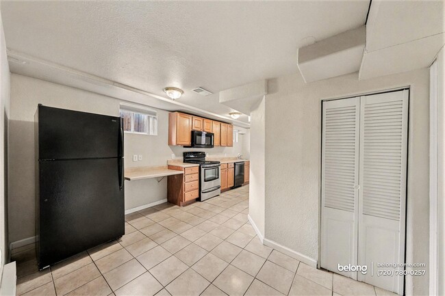 425 9th Ave Unit B Off-Campus Housing, Greeley, CO