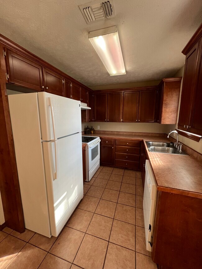 2308 Red Branch Dr - Townhome Rental in Texarkana AR | ForRent.com