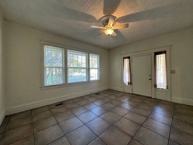 Charming 2 Bed, 1 Bath House in Fort Smith - House Rental in Fort Smith ...