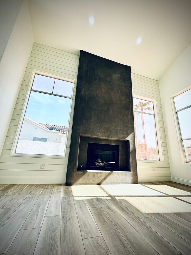 Absolutely gorgeous and upgraded large poo... - House Rental in Las ...