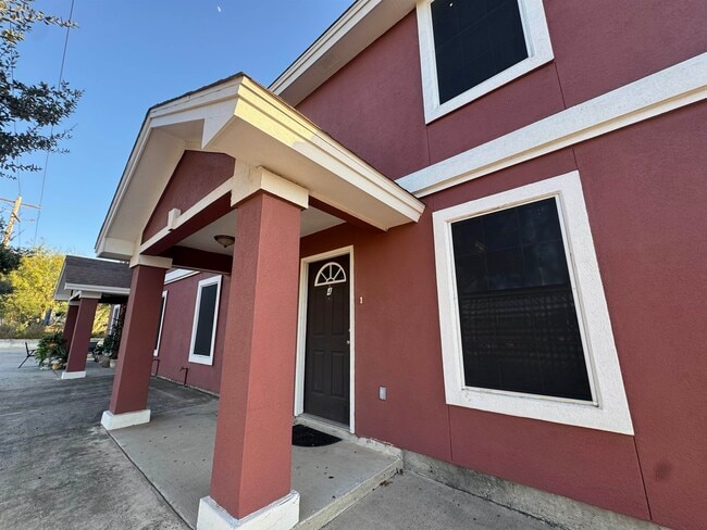 2801 S Bartlett Ave Unit 4 Off-Campus Housing, Laredo, TX