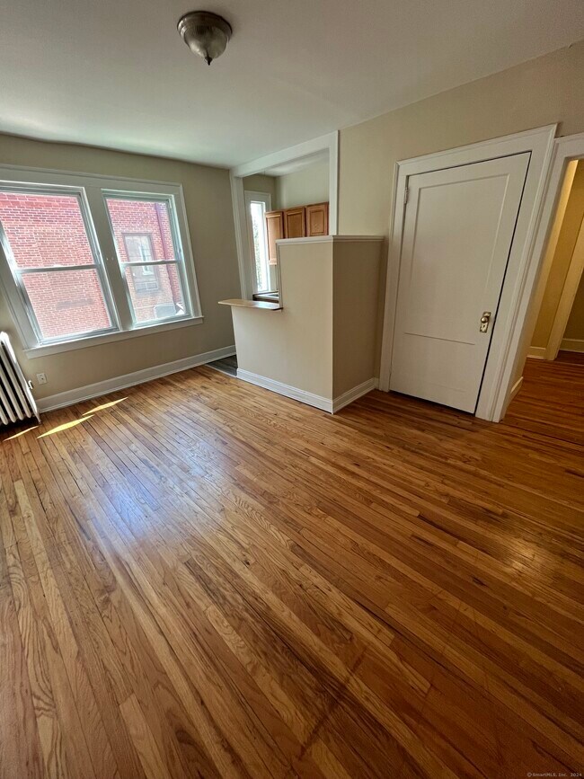 37-39-39 Charter Oak Pl House - House Rental in Hartford, CT | ForRent.com