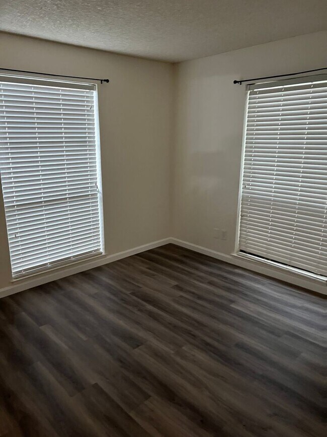 2 br, 1 bath House - 101 Del Verde Circle #3 - House Rental in ...