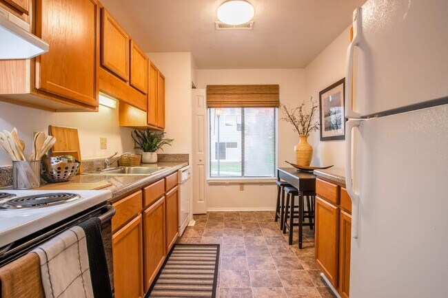 Foxridge Apartment Homes | Virginia Tech | Off-Campus Housing Search