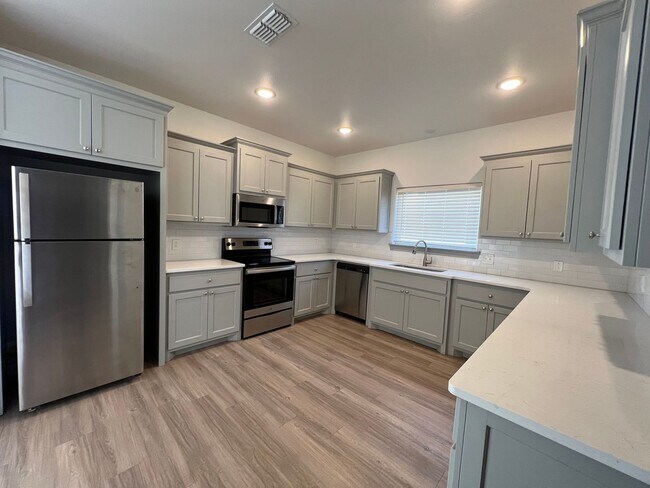 Gorgeous 2-Story 4 Bedroom Home Near Vinta... - House Rental in Lubbock ...