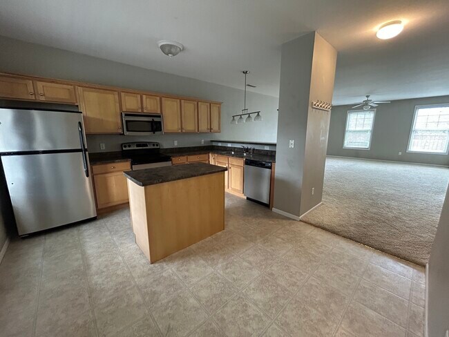 1104 Foster Rd Off-Campus Housing, Iowa City, IA | ForRentUniversity