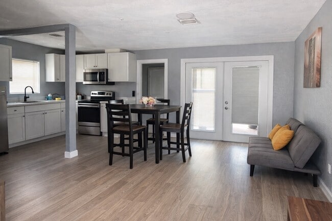 802 E Emma St Off-Campus Housing, Tampa, FL