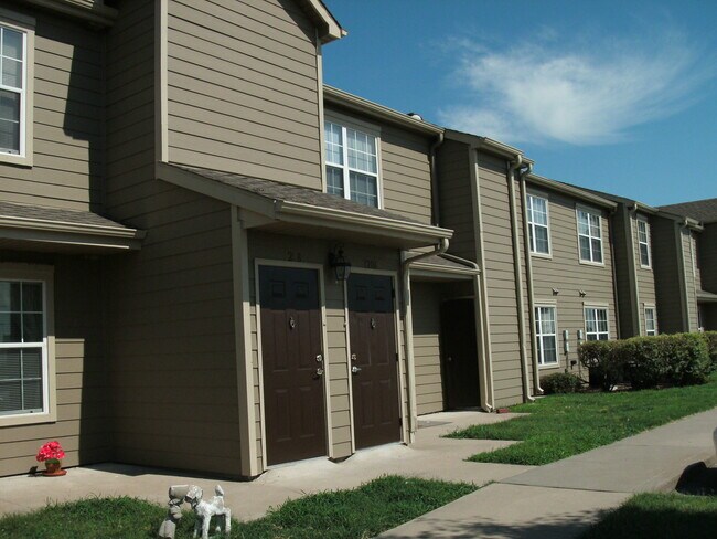 Copper Ridge Apartments - Ponca City, OK | ForRent.com