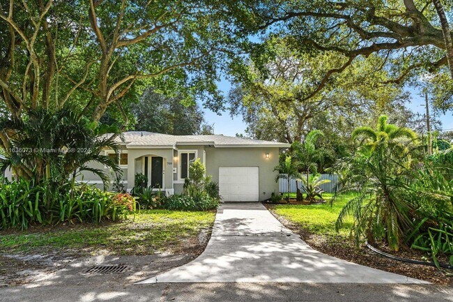 700 NE 160th Terrace - House Rental in Miami, FL | ForRent.com