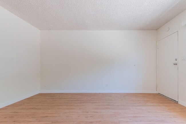 15th Street Residences Unit 2 Off-Campus Housing, Long Beach, CA