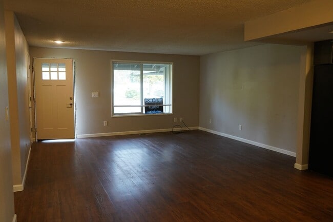 10111 NE Tanglewood Dr Off-Campus Housing, Vancouver, WA