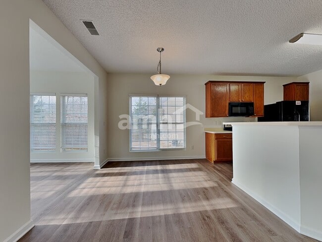 4080 Catawba Creek Dr Off-Campus Housing, Gastonia, NC