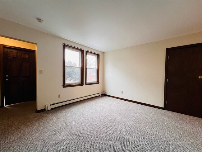 40 N Spooner St Townhome - Townhome Rental in Plymouth MA | ForRent.com