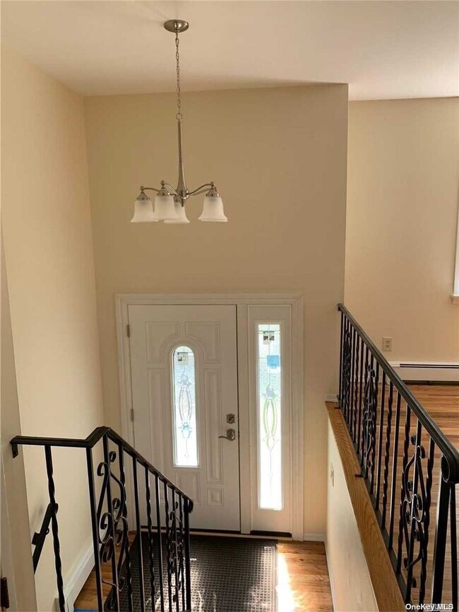 614 Ingraham Ln - House Rental in New Hyde Park, NY | ForRent.com